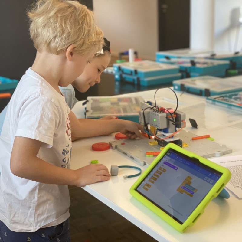 Stages de robotique pour enfants de 7 à 8 ans | Club de robotique nooby ...